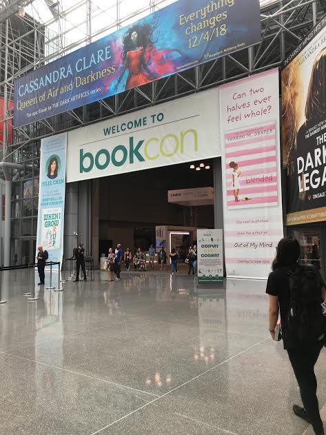 Should You Go to BookCon? Belated Recap and Advice | beachesandbooks